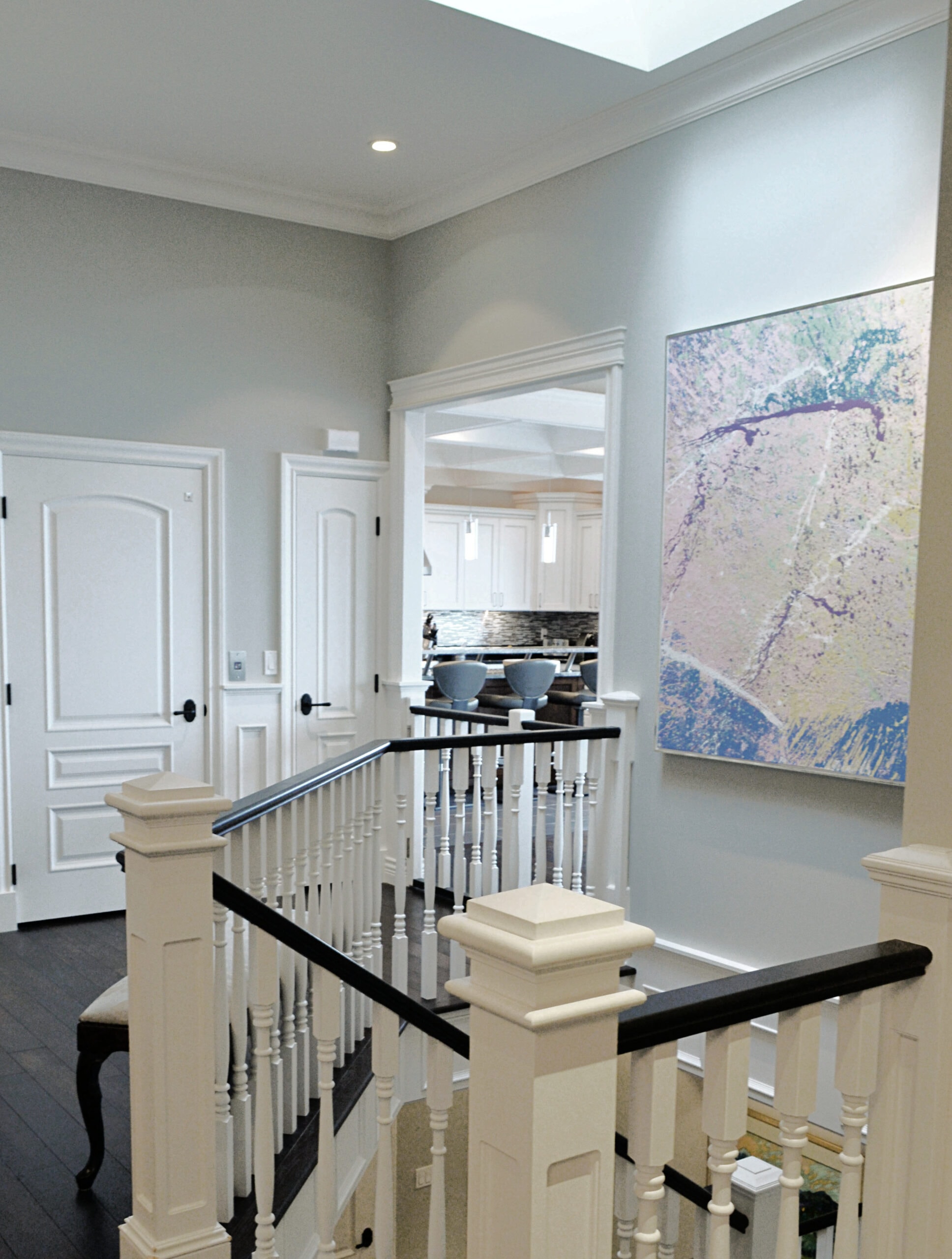 Benjamin Moore Oxford White CC-30 / White Heron: Paint Color Review