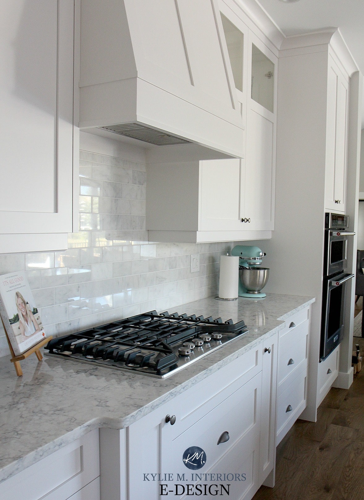 LG White Quartz Kitchen Countertop High Reflective White Cabinets