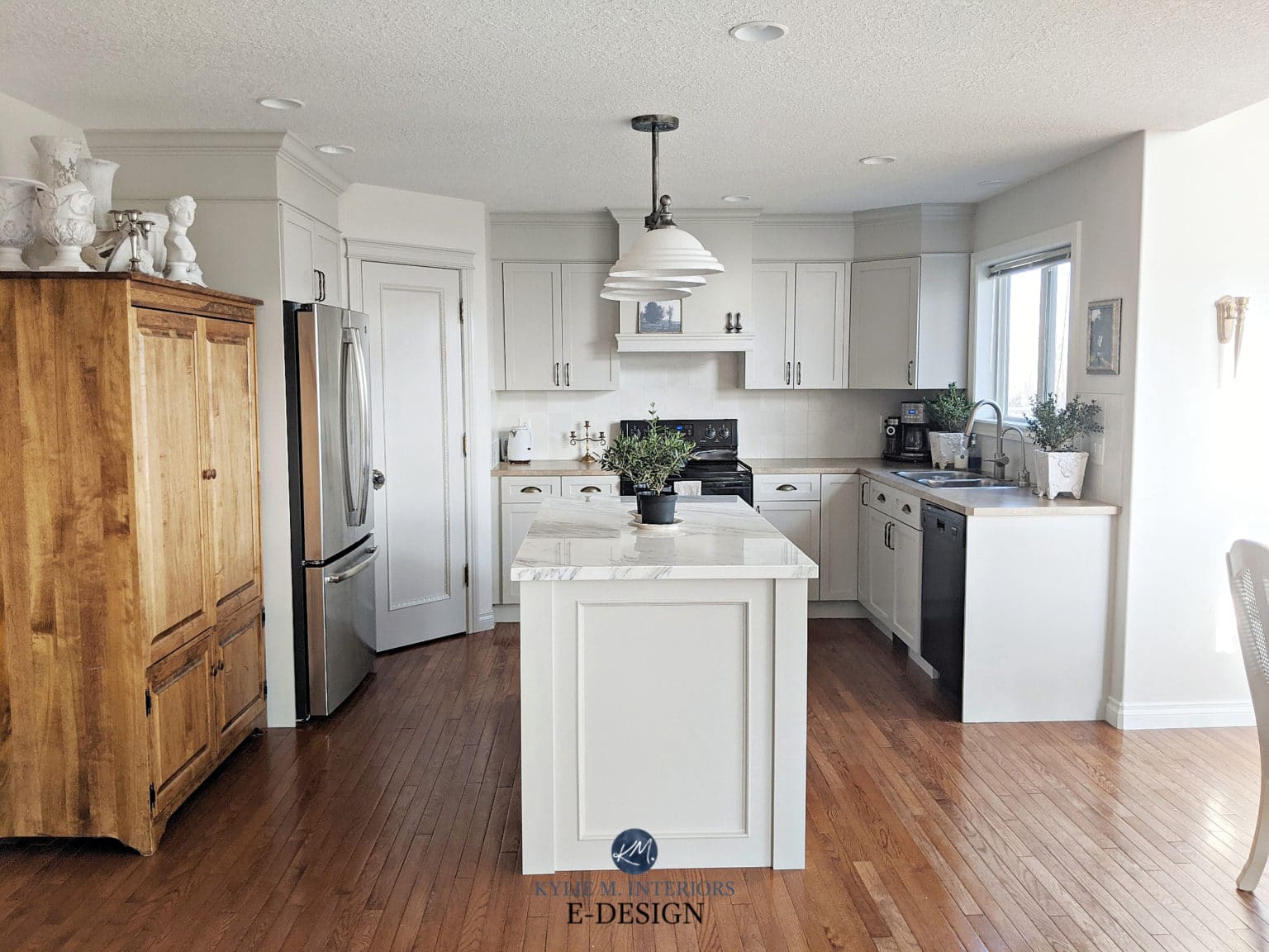 Benjamin Moore Swiss Coffee (OC-45): LRV, Undertones, & Best Uses
