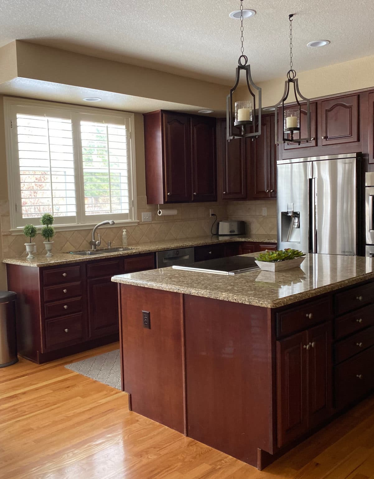 2000s Kitchen Update: White Dove, White Quartz & More