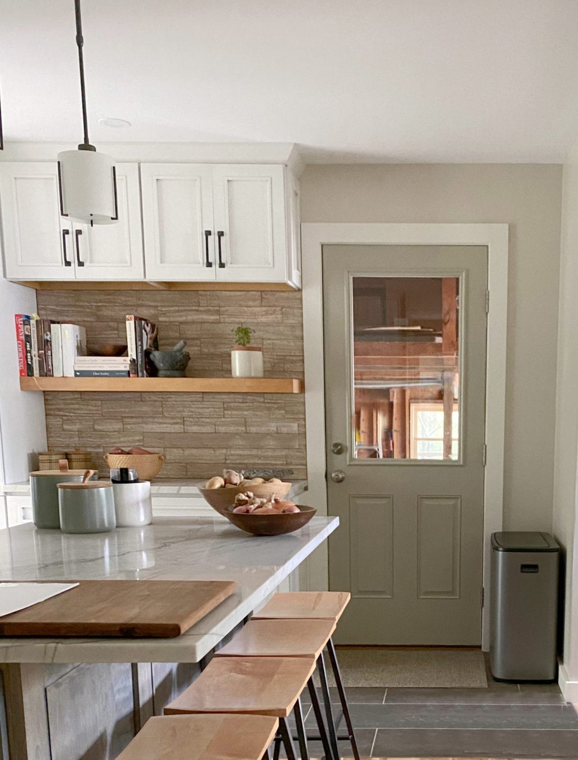 6 IDEAS: How to Update Your Kitchen On a Tight Budget