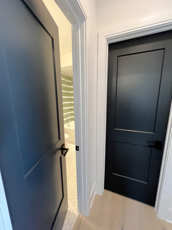 THE 8 BEST BLACK PAINT COLOURS: Benjamin Moore & Sherwin Williams