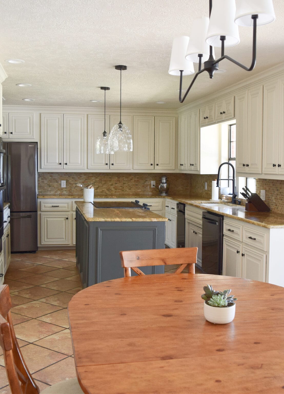 5 CASE STUDIES: 2000s Kitchen Updates: Tuscan, Travertine, & Tons More ...