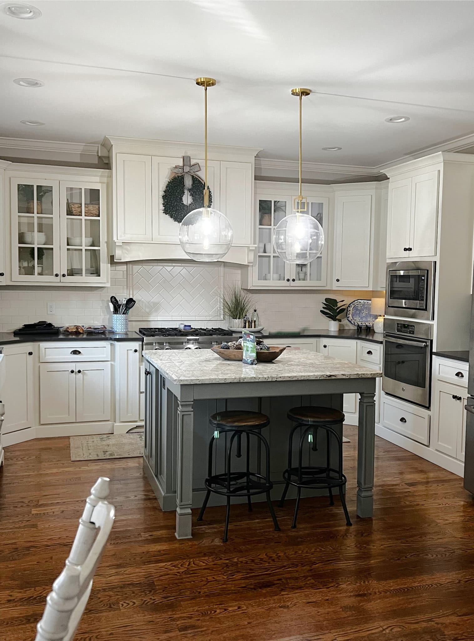 5 CASE STUDIES: 2000s Kitchen Updates: Tuscan, Travertine, & Tons More ...