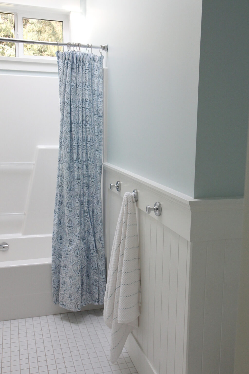 Ideas to Update Your 2000s Bathroom (Beige, Tuscan, & More)