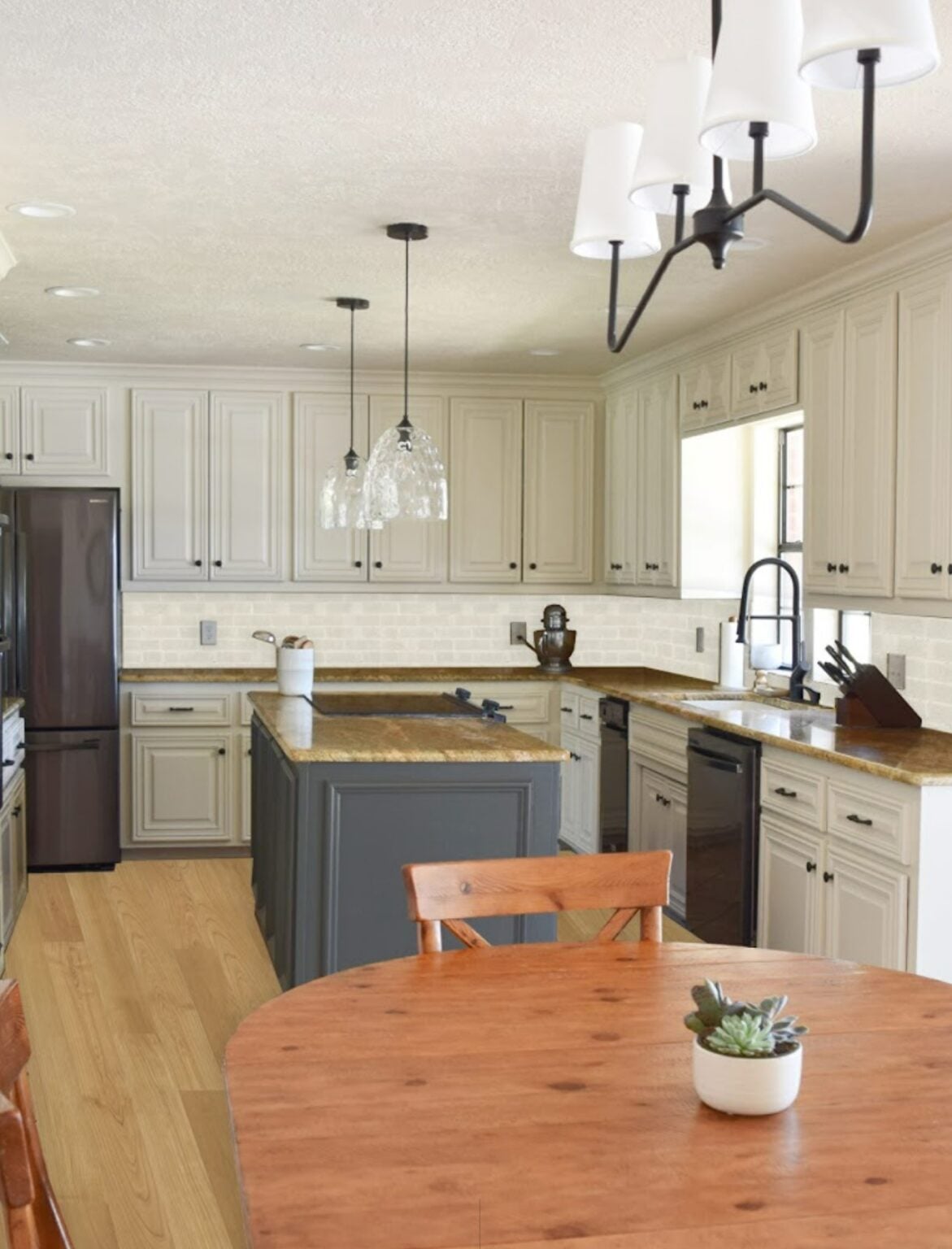 5 CASE STUDIES: 2000s Kitchen Updates: Tuscan, Travertine, & Tons More ...