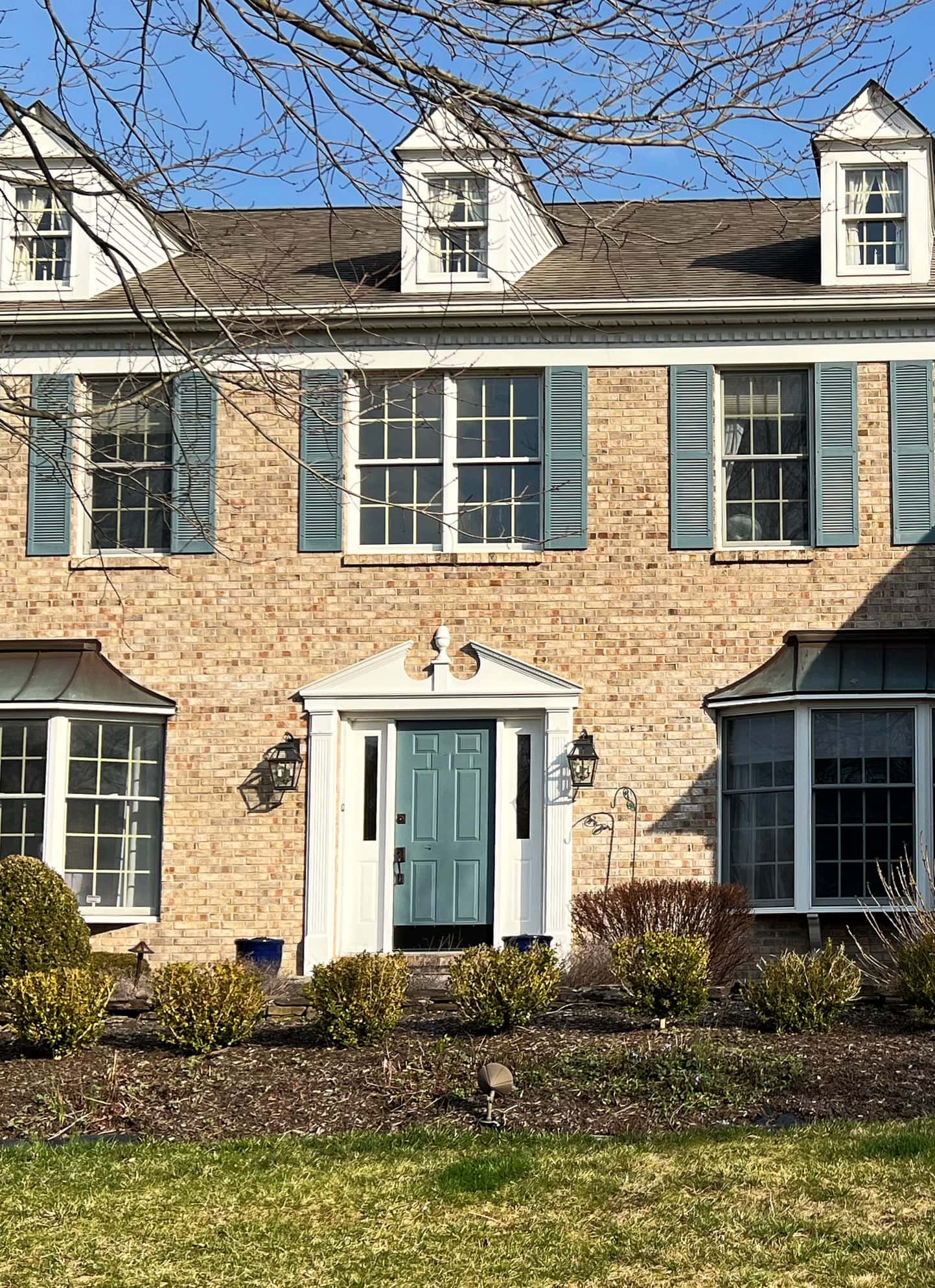 The 5 Best Shutter Colors for Brick Exteriors (HOA-FRIENDLY!)