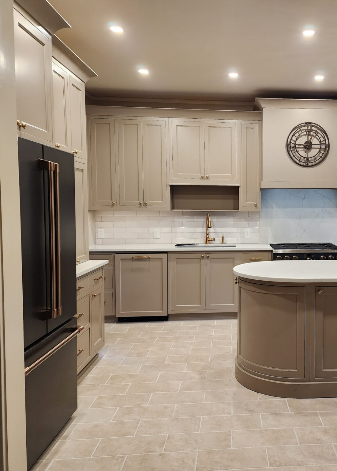 The Best Warm Quartz Countertops (for Warm Homes &/or Beige Tile Floors)