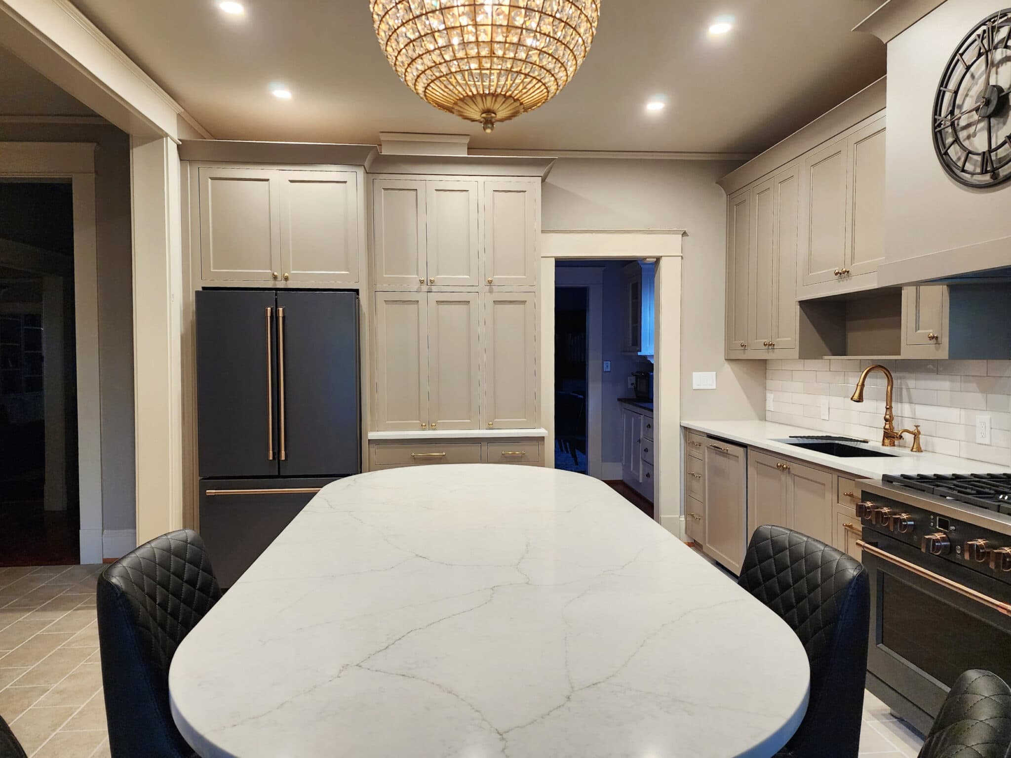 Benjamin Moore Stone Hearth 984: Paint Color Review
