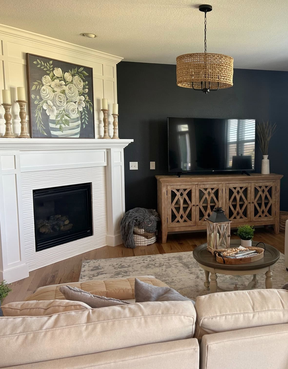 19 Paint Colors to Make a Small Room Look Bigger