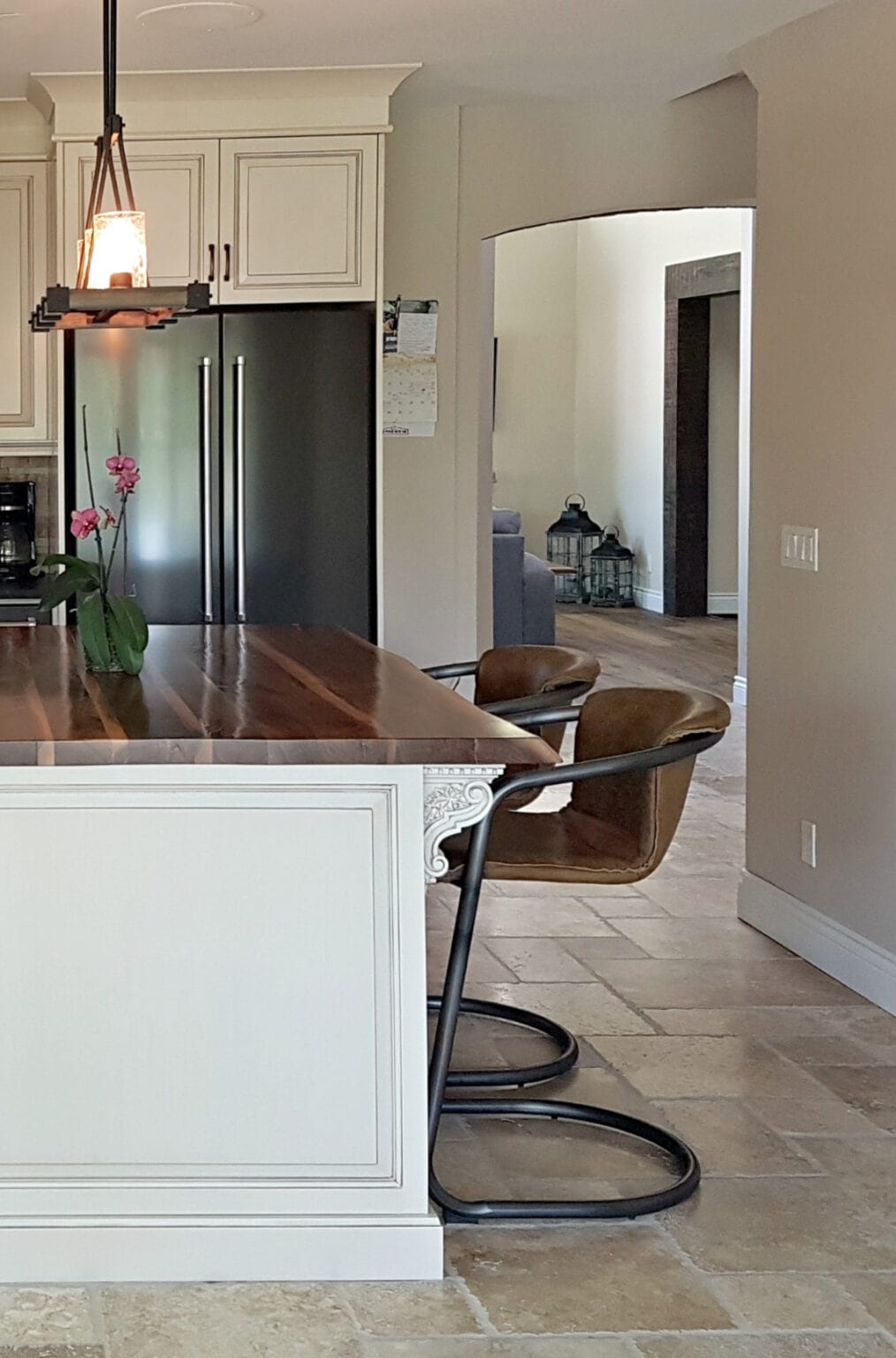 Benjamin Moore Swiss Coffee (OC-45): LRV, Undertones, & Best Uses