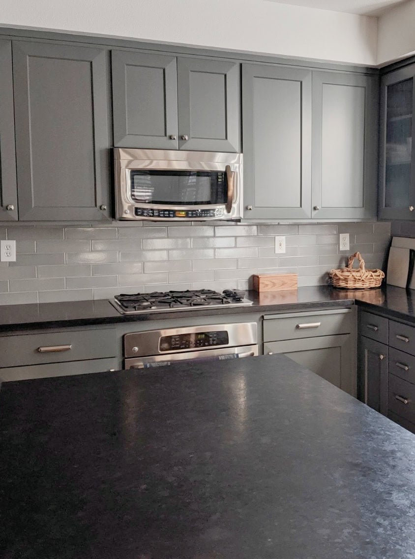 How to Update a Kitchen With Black Countertops