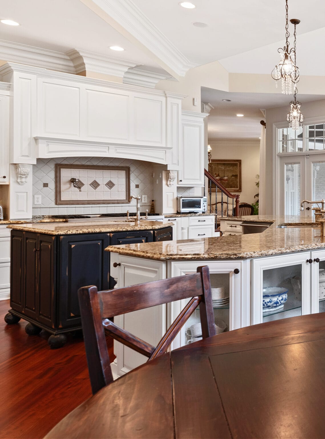 Sherwin Williams Casa Blanca 7571: Paint Color Review