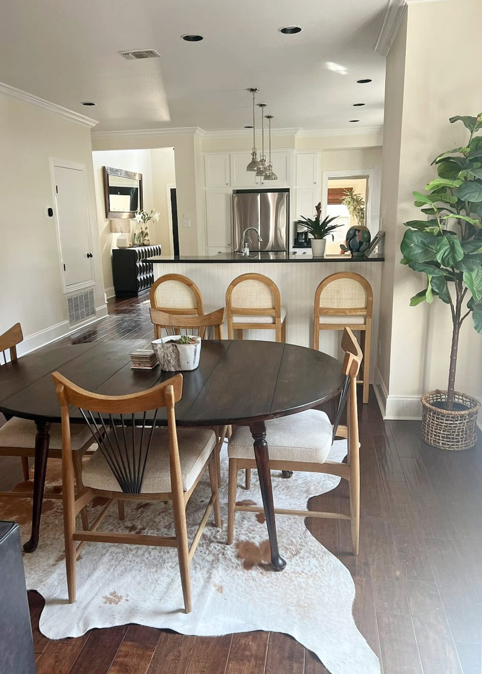 Sherwin Williams Casa Blanca 7571: Paint Color Review