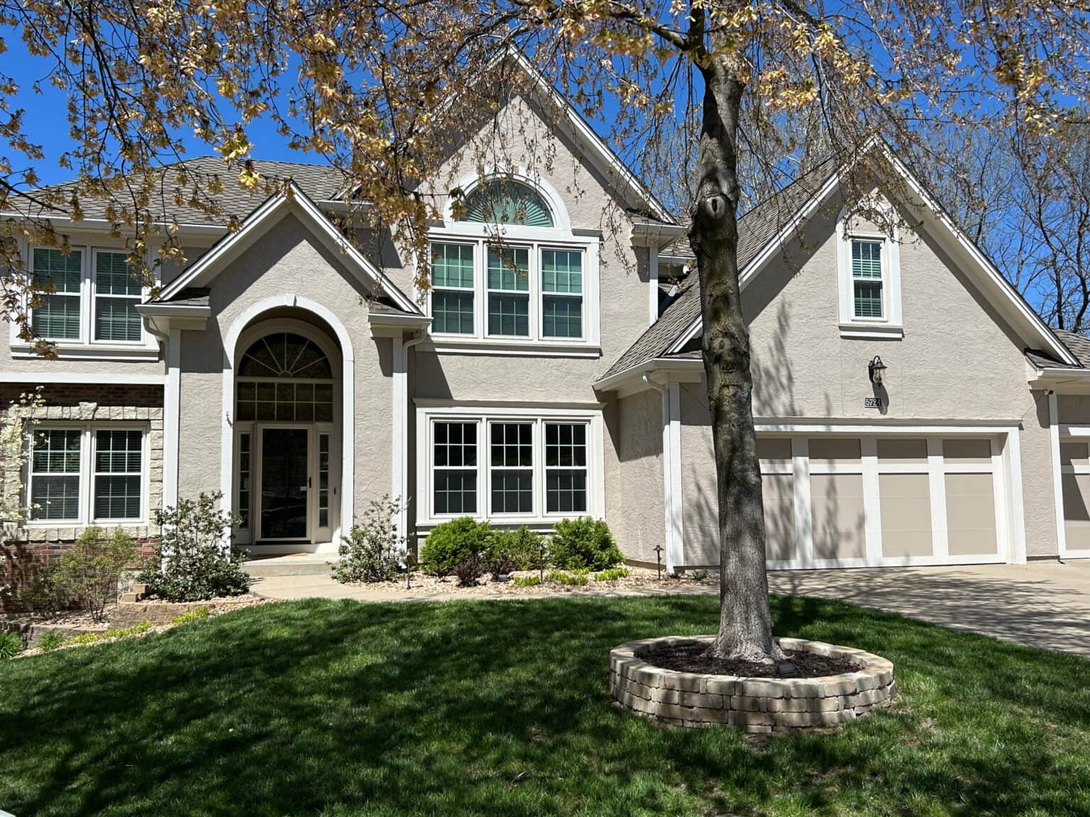 The 14 Best Light Exterior Paint Colors