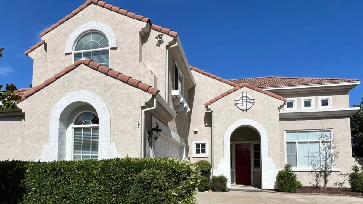 The 13 Best Off-White Exterior Paint Colors